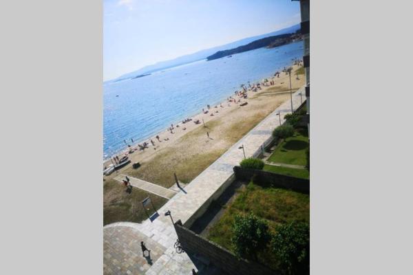 Precioso Apartamento En Primera Linea De Playa - Caldas de Reis