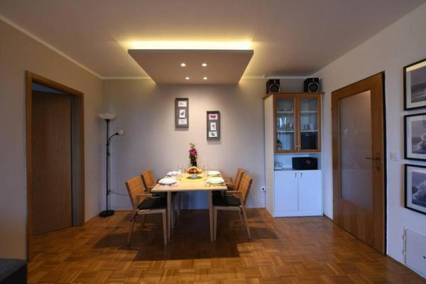 5 Min Walk To Beach, 2x Queen Bed, 2x Ac, Garage - Izola