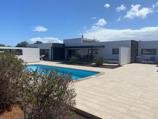Heated & Shared Pool Villa Matriana 36a, North Shore Villas - El Cotillo