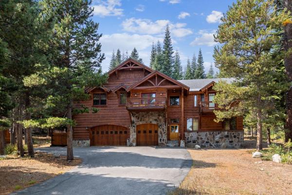 Bear Meadows Lodge - Hot Tub - Tahoe Donner Home - Truckee, CA