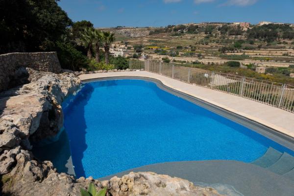 Villeleynah Amazing Gozitan Villa Pool - Happy Rentals - Malta