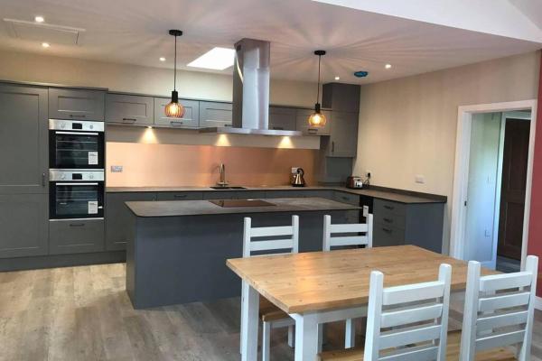 Delightful Detached Cottage In Village Centre - Devon
