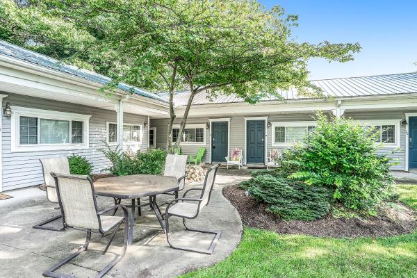 Arrowhead Resort - Holland, MI