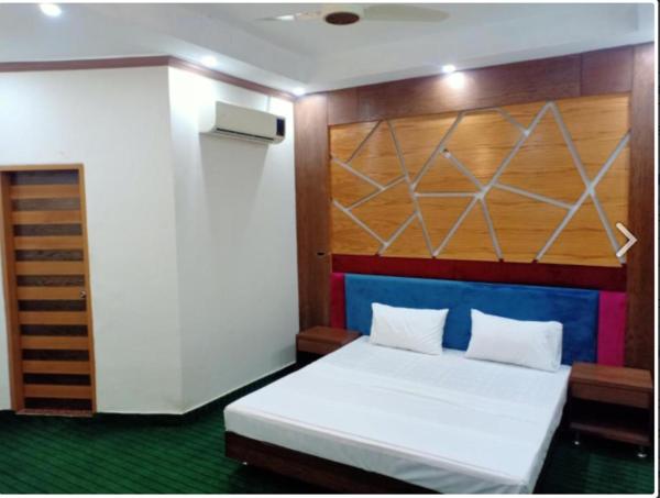 Shadman Hotel - Lahore