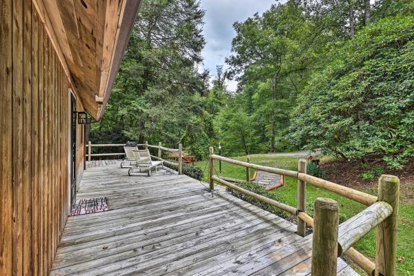 Quiet Max Meadows Cabin, 12 Acres Of Property - Virginia