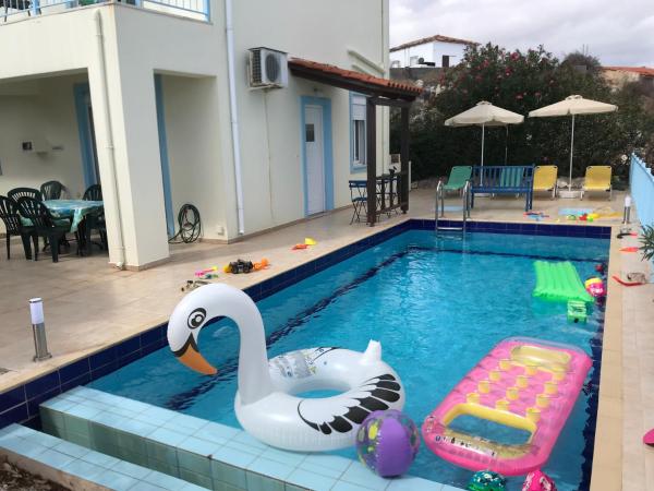 Breathtaking Sea And Mountain Views With Private Pool, Peace Full Relaxing Villa With Wifi Near Shops And Restaurants - Grecia