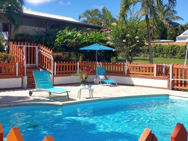Bungalow Charmant à Sainte-rose, Piscine Partagée - Deshaies