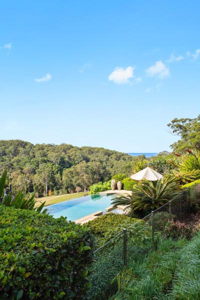 Escape To Paradise: Luxury Cabana + Infinity Pool - Terrigal