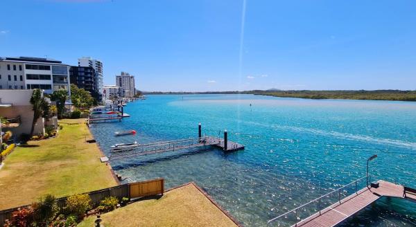 Wharf Lodge River View Apartment - Sunshine Coast