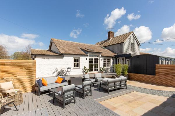 The Railway Hotel By Barefoot Retreats - Brancaster