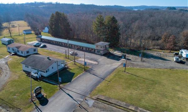 Cadiz Motel By Oyo On Route 250 - Cadiz, OH