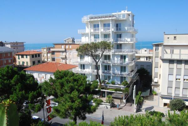 Hotel Bracciotti - Виареджо