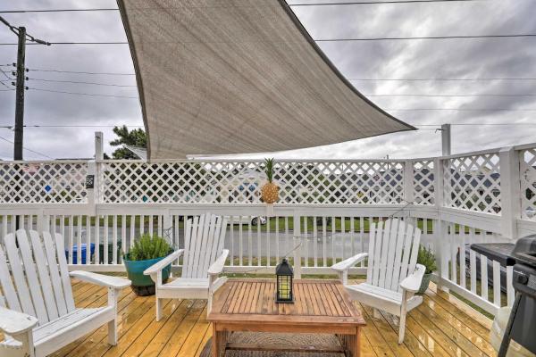Pet-friendly Townhome, 2 Blocks To Atlantic Beach! - Atlantic Beach, NC