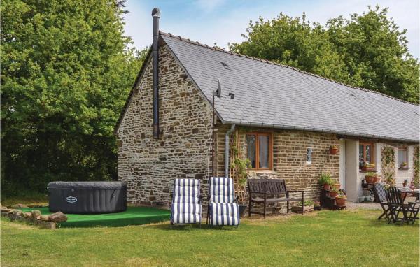 Stunning Home In Fougerolles Du Plessis - Mayenne