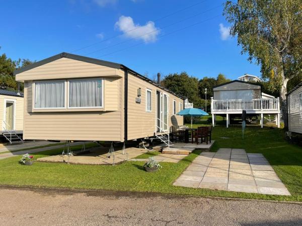 51 Lytchett Bay View, 3 Bed, Rockley Park Poole - Swanage