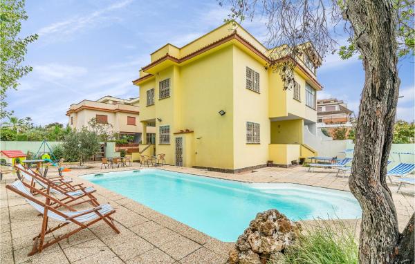 5 Bedroom Amazing Home In Torvaianica - Pomezia