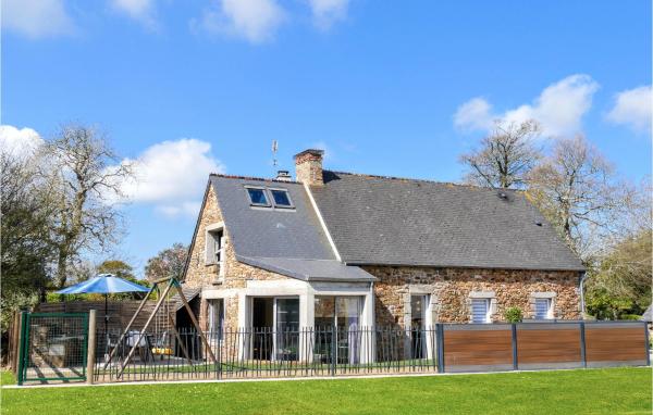 3 Bedroom Amazing Home In La Hague - Département Manche