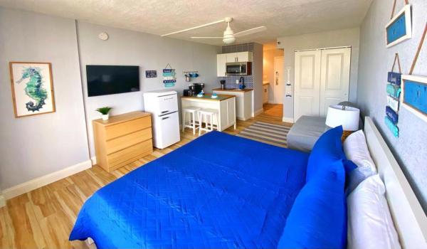 Castaways Resort Studios - Daytona Beach Shores, FL