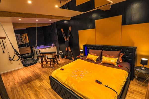 La Loveroom Bdsm Grassoise "La Chambre Des Désirs" - Grasse