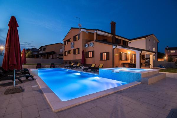 Luxury Villa Hedone With Pool & Whirpool In Pula Near The Beach - Pula