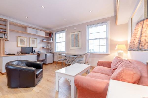 Beautiful 1 Bedroom Apartment In Victoria - London