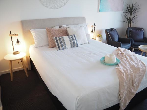 The Esplanade Motel - Belmont, Australia