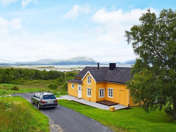 5 Person Holiday Home In Skutvik - Norway