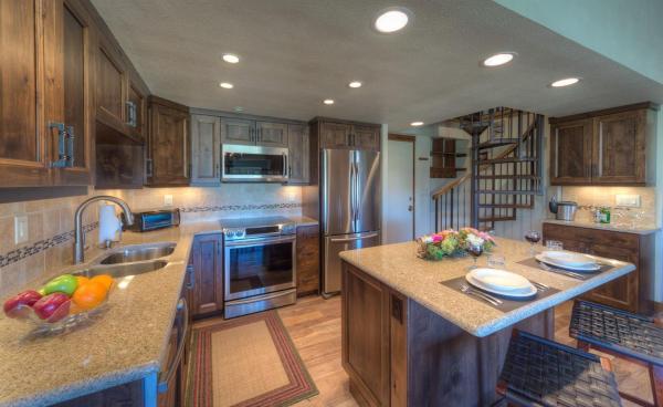 Bear Claw 404 - Ski-in Ski-out Condo! - Steamboat Springs, CO