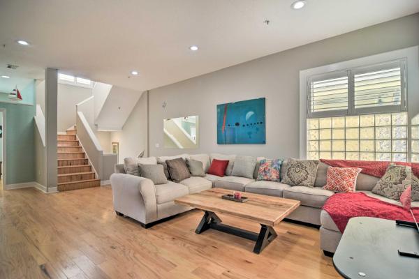Coastal Sea Side Townhome - Walk To Beach! - ダニーディン, FL