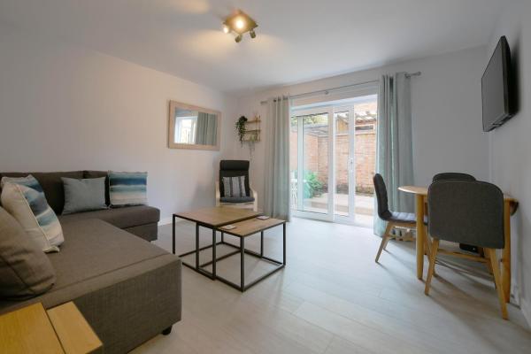 Crewe Short Lets 1 Victoria Court, Crewe - Crewe