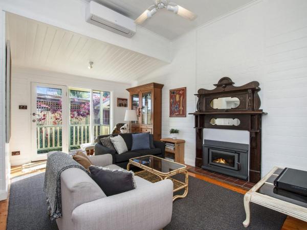 Lovingly Maintained Cottage In The Heart Of Port Fairy -