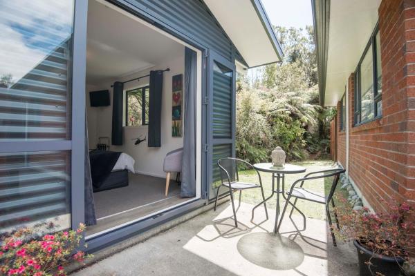 Six Kamahi Guest Studio - Peaceful & Quiet Space - West Coast