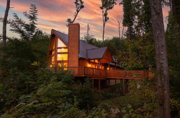 Creekside Manor Cabin - Gatlinburg, TN