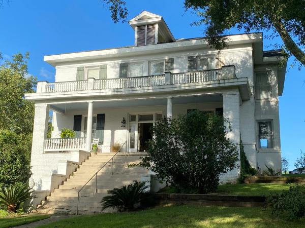 The King's Daughters B And B On The Bluff Overlooking The Mighty Mississippi - Natchez, MS