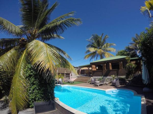 Rare : Bungalow Bois Avec Piscine Privée , Gîte Ti Plaisir - Guadeloupe