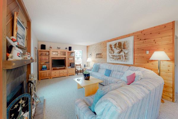 Powder Family - Ptarmigan Inn #302 - Big White Ski Resort, BC