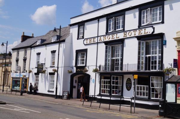 The Angel Hotel - Symonds Yat