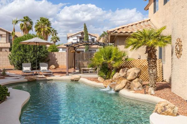 Gilbert Douglas Home - Queen Creek