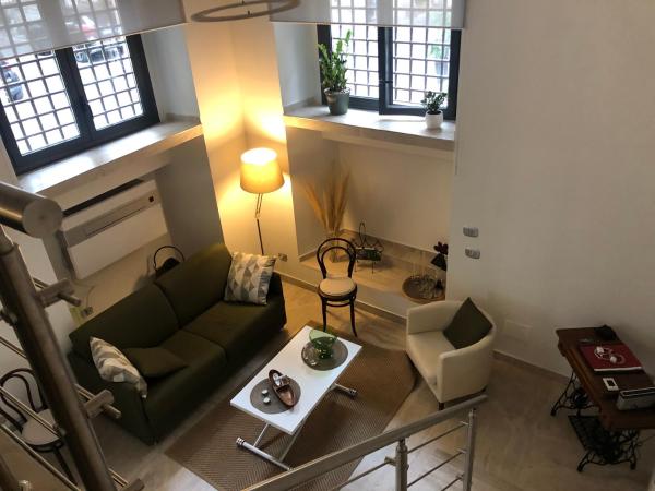 Tre Pupazzi Home In Vatican - Rome