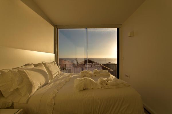 Boutique Rentals- Bliss By The Sea Apt- Ocean Views In Foz Beach - Porto