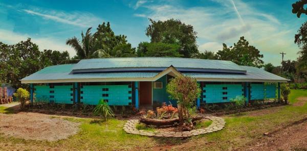 House Of Tamse Laagans ' Inn - Badian
