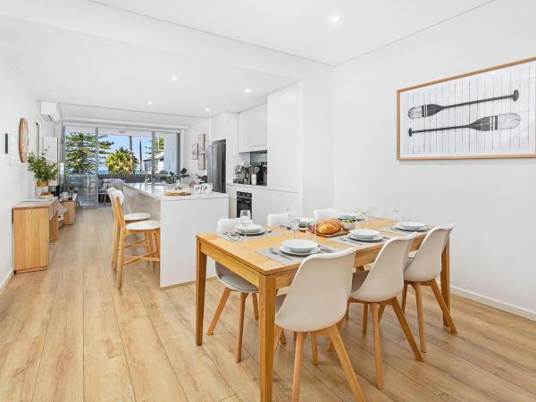 Bikinis And Martinis - Gerringong