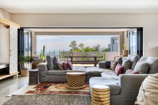 Solar-powered Mountain Retreat With Natural Pool - Cape Town