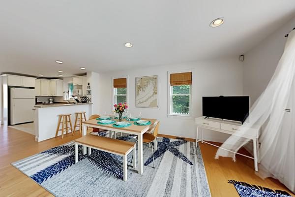 Modern Beach & Town Getaway - Old Silver Beach, MA