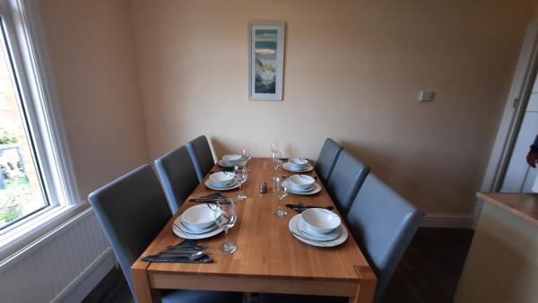 "Near To The Beach "- 2 Bedroom Flat Sleeps Up To 5 - Burnham-on-Sea