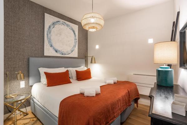 Chic Tailor Made Flat In Chiado - Amora