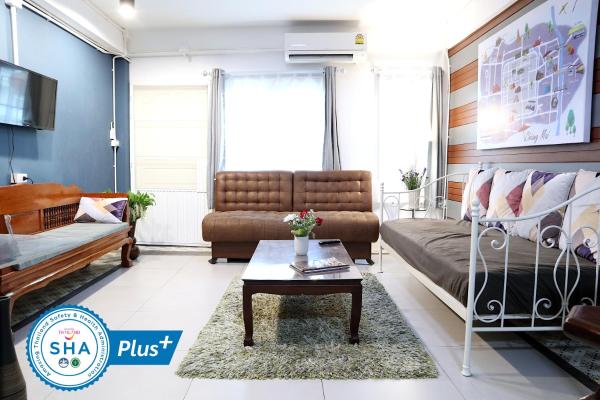 Cosy Town Home At The Old City - Chiang Mai
