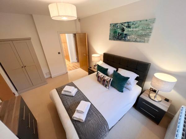 Urban Living's - The King Edward Ii Luxury Apartment In The Heart Of Windsor - Slough