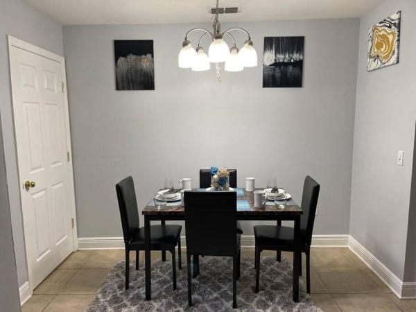 Cheerful 3-bedrooms With Free Parking On Premises - Tallahassee, FL