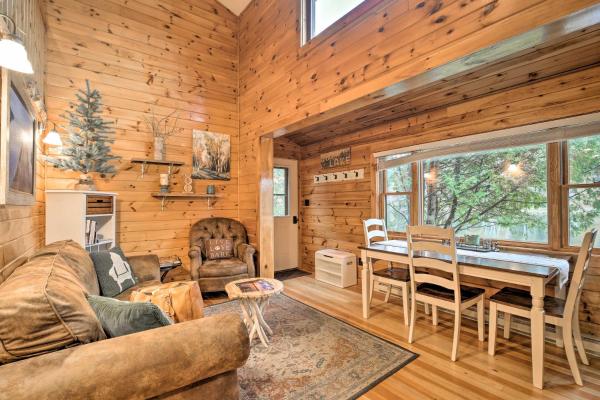 Pet-friendly Adirondack Cabin With On-site Lake - Saranac Lake, NY